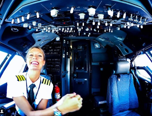 Fotos de Maria Petterson, la piloto sueca que triunfa en las redes ...