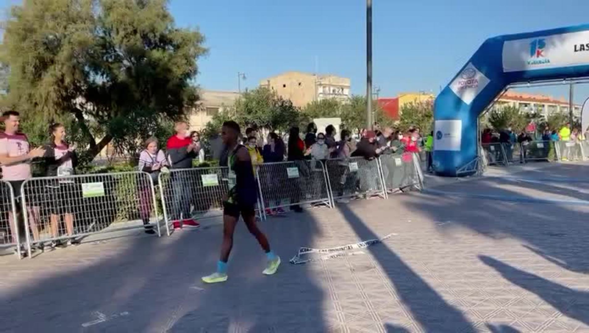 Youssef Ben Hadi gana la 15K Valencia Abierta al Mar 2021 | Las Provincias