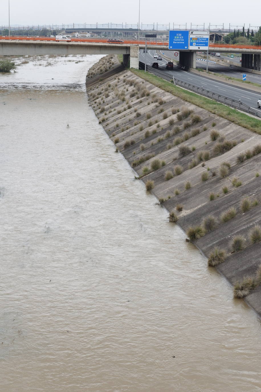 Fotos: El nuevo cauce del río Turia, inundado por las lluvias | Las ...
