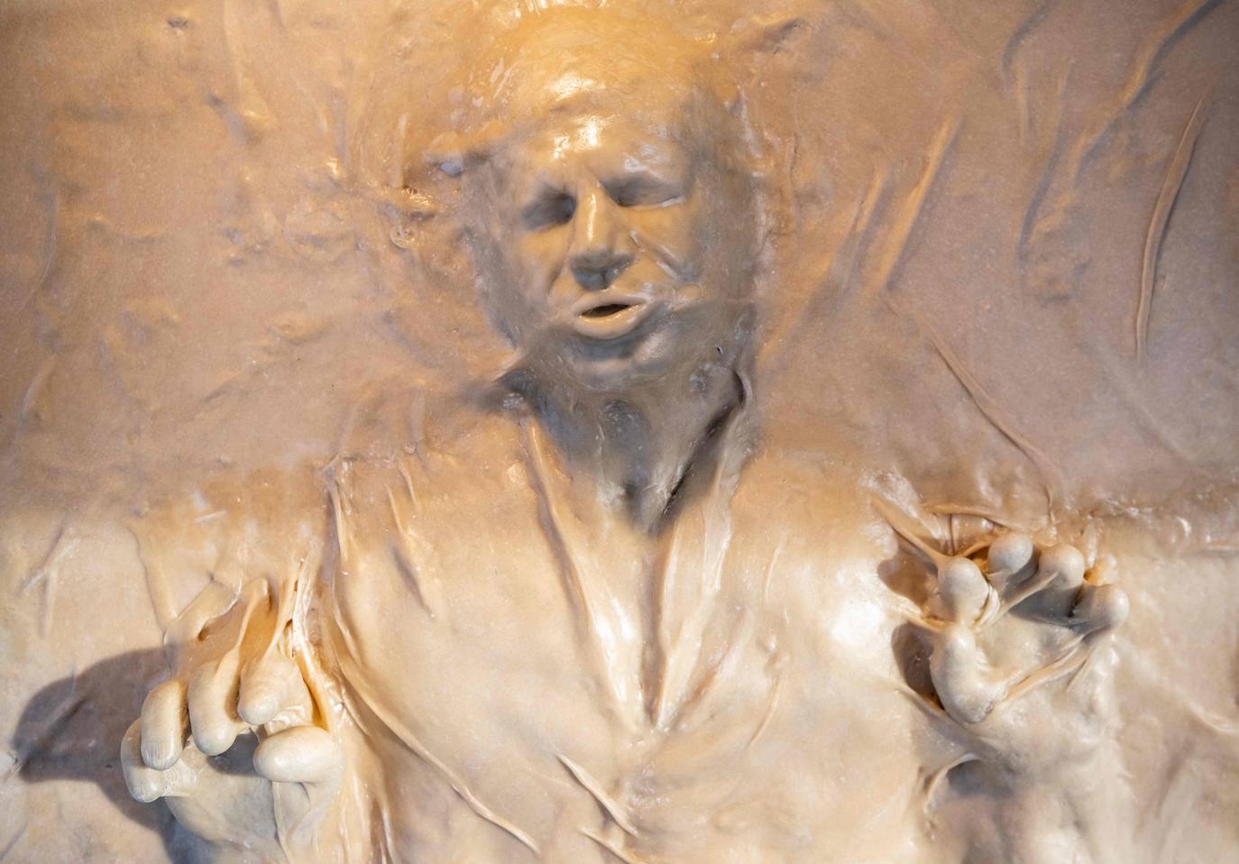 Fotos: Hacen un pan a tamaño real con la icónica imagen de Han Solo ...