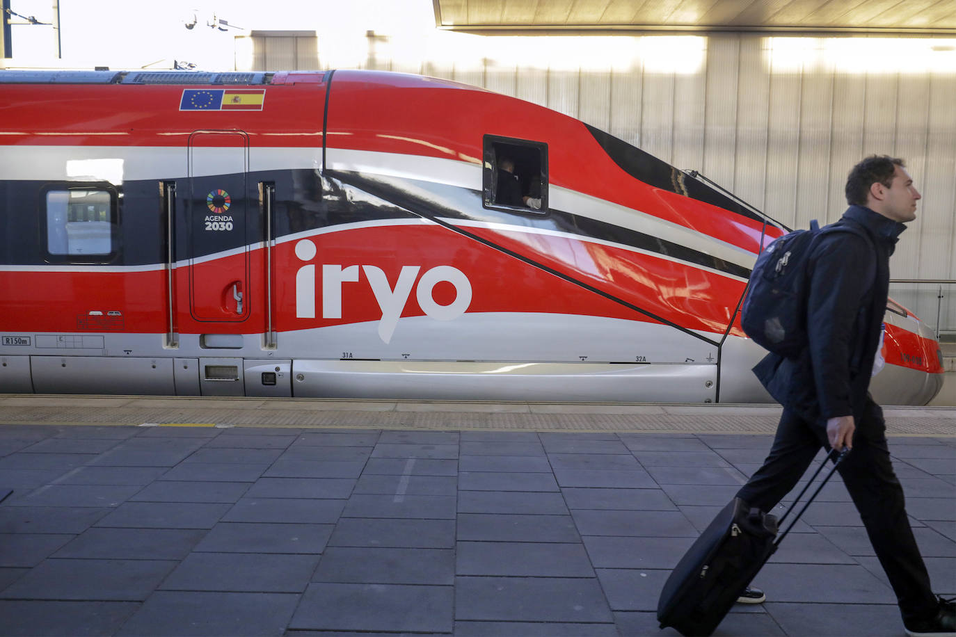 Fotos: Llegada del primer tren comercial de Iryo en el trayecto Madrid ...