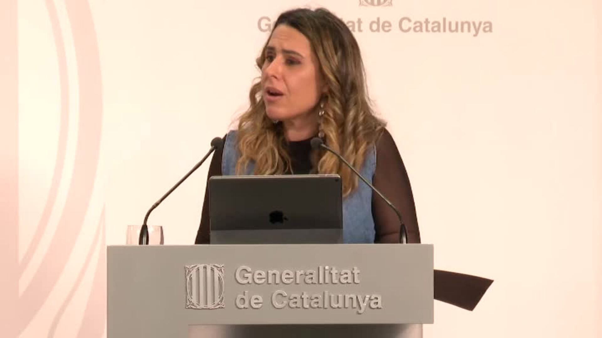 El Govern de Cataluña pide disculpas tras el suicidio de una menor en ... El Govern de Cataluña pide disculpas tras el suicidio de una menor en ...